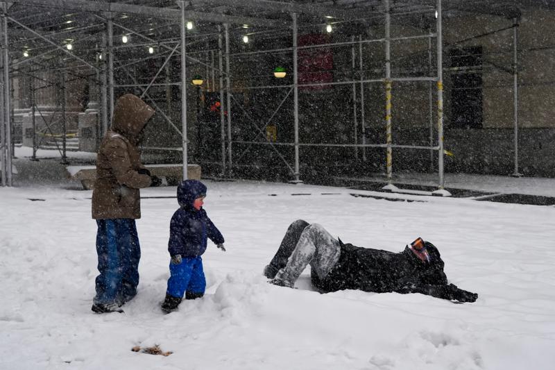 Photos: Downtown Weathers a Snowstorm - Downtown Alliance